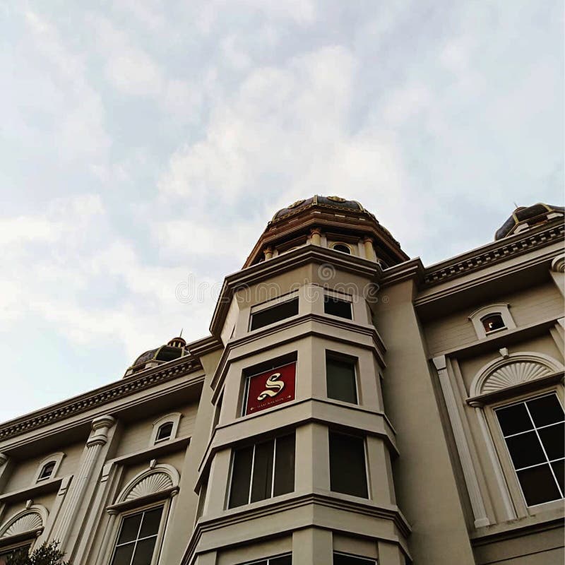 College Building with the Sky, Architecture Design Editorial Photo ...
