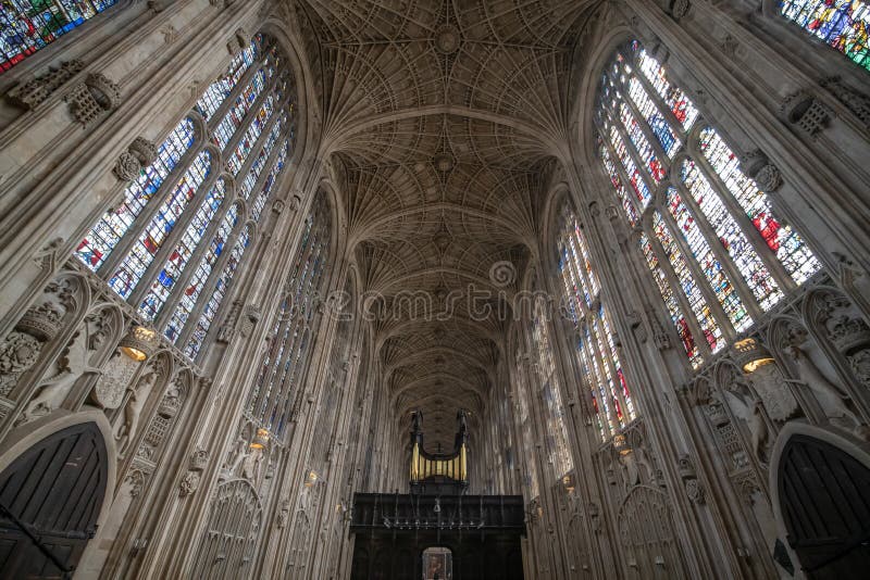 College Chapel Interior De Rey Imagen de archivo - Imagen de catedral ...