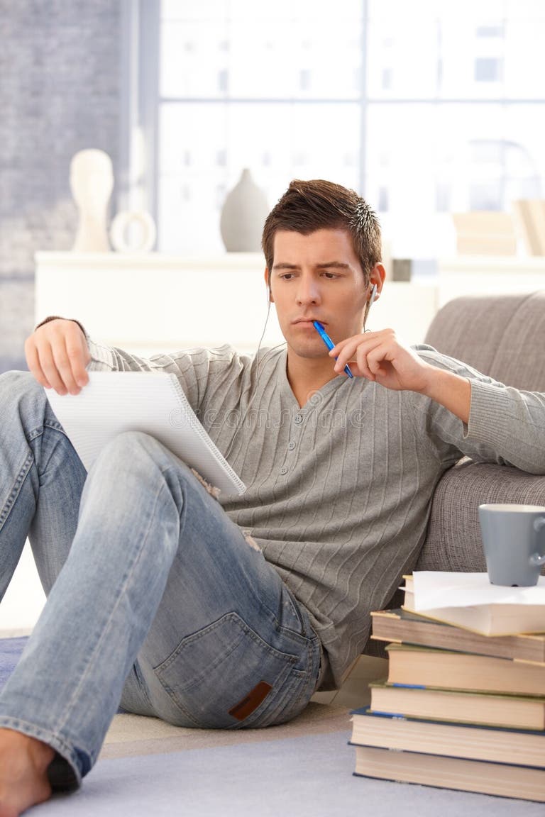 701 College Students Studying Vertical Stock Photos - Free & Royalty ...