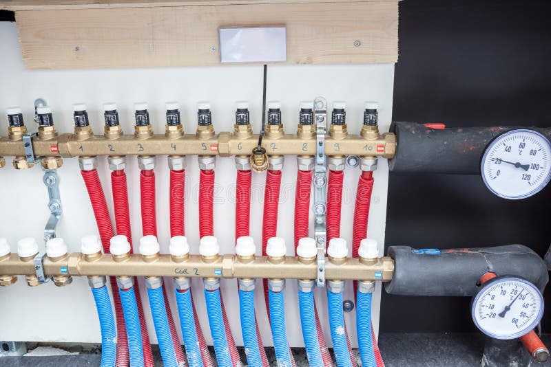 Collettore Dei Tubi Del Sistema Di Riscaldamento A Pavimento Fotografia ...
