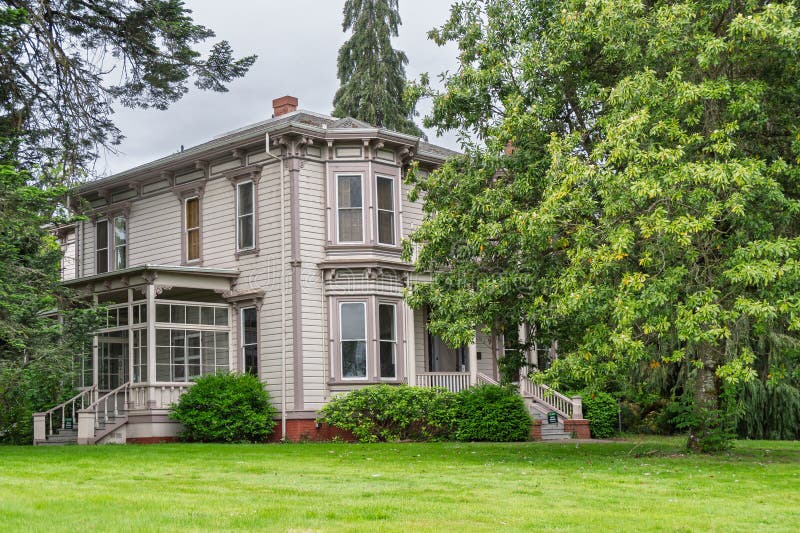 Collier House on the Campus of the University of Oregon Editorial Photo - Image of study, logo ...