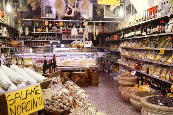 Colmado italiano fotografía editorial. Imagen de mercado - 36200197