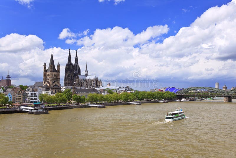 Horizon De Ville De Cologne Photo stock - Image du architecture ...