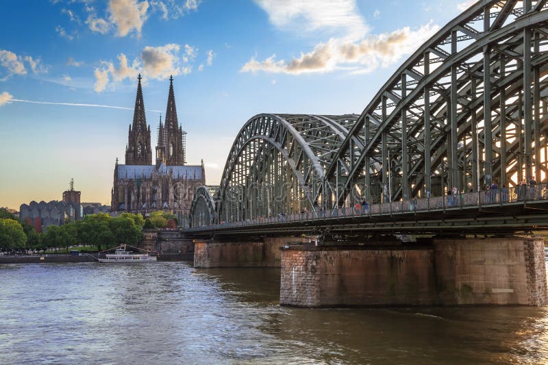 Horizon De Ville De Cologne Photo stock - Image du architecture ...