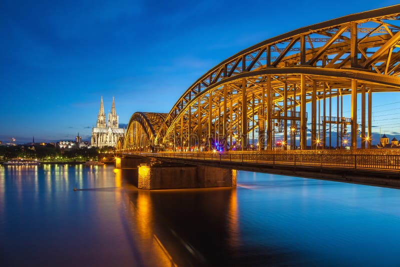 Horizon De Ville De Cologne Photo stock - Image du architecture ...