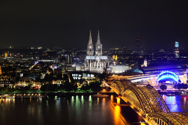 Cologne Cathedral at night editorial image. Image of point - 107591365