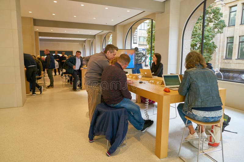 Apple store editorial photo. Image of business, electronic - 158298081
