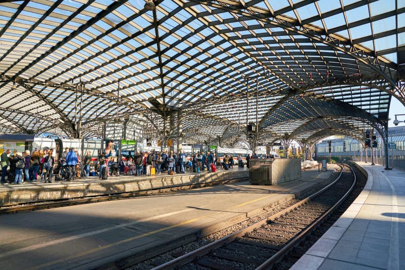 Cologne main station editorial stock image. Image of transit - 158299594