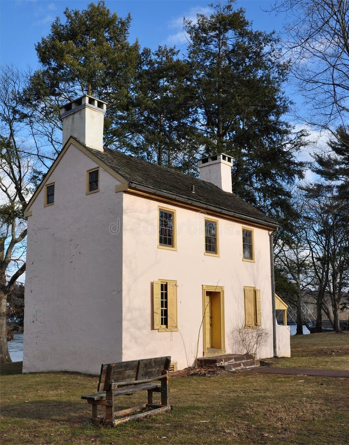 Colonial Cottage stock photo. Image of home, colonial - 27280328