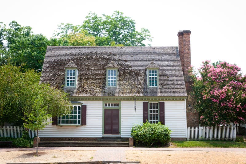 Small Colonial Home Cottage