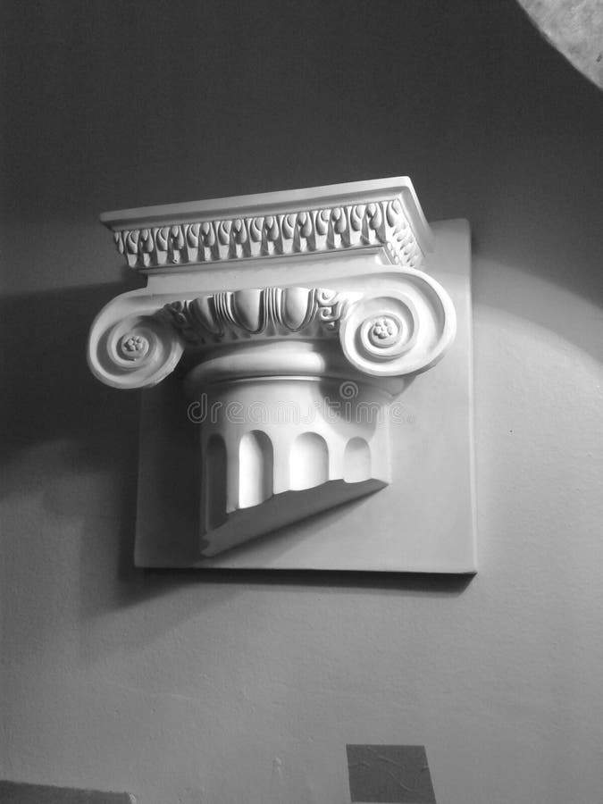 Colonna ionica di ordine immagine stock. Immagine di arte - 7628421