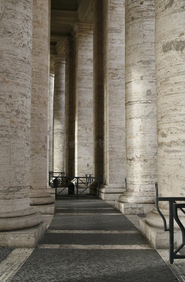 The Colonnade, St. Peter S Basilica, Vatican Editorial Photography ...