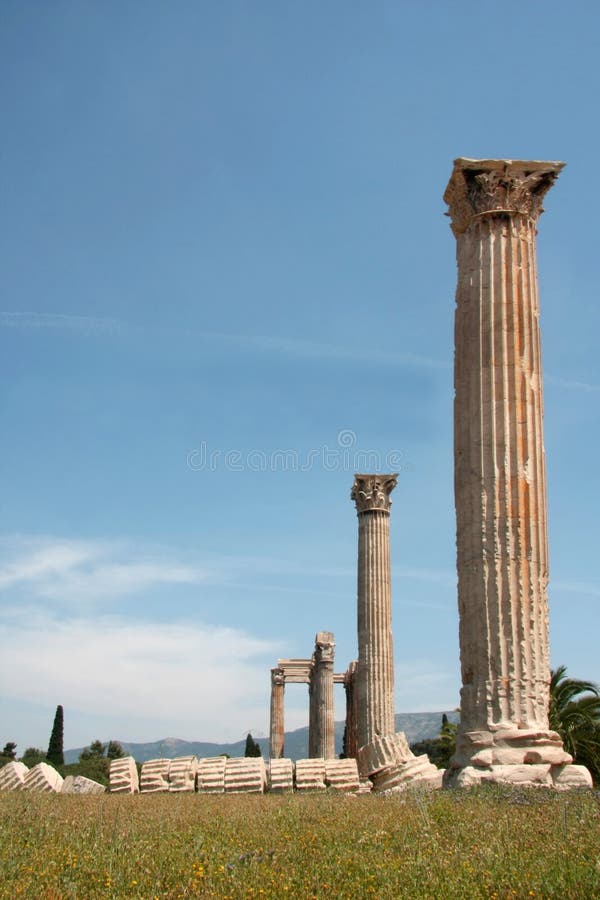Colonne Antiche Greche Di Ordine Doric Immagine Stock - Immagine di ...