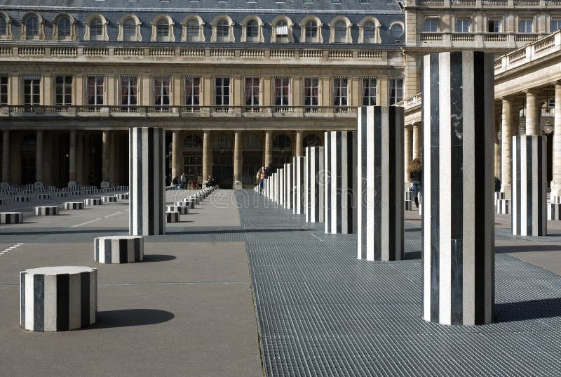 Colonne Del Daniel Buren. Parigi, Francia Fotografia Stock - Immagine ...