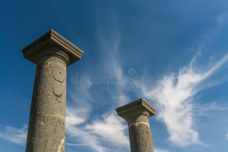 Colonne romane antiche fotografia stock. Immagine di colonne - 31887920