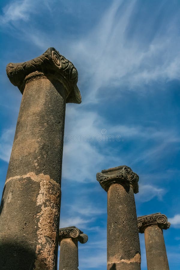 Colonne romane antiche fotografia stock. Immagine di truffa - 31888134