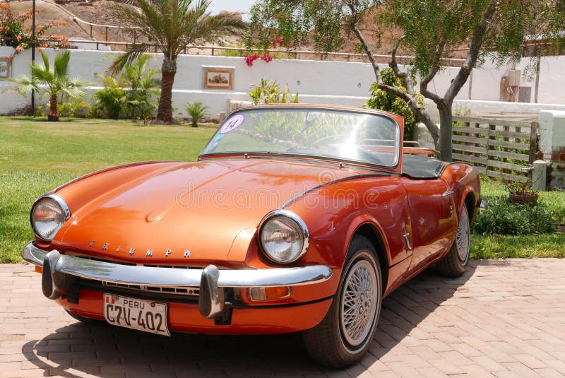 Color De Bronce Triumph Convertible MK3 En Lima Foto editorial - Imagen ...