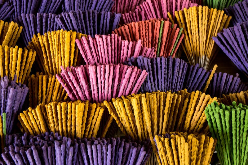 Color del incienso foto de archivo. Imagen de templo - 117196746