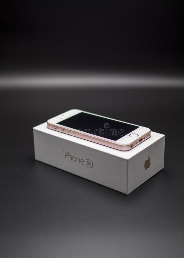 Color Oro Color De Rosa Del SE De Iphone Fotografía editorial - Imagen ...