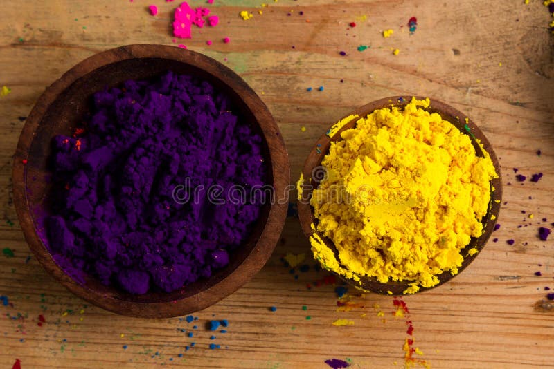 Colores Complementarios: Púrpura Y Amarillo Foto de archivo - Imagen de ...