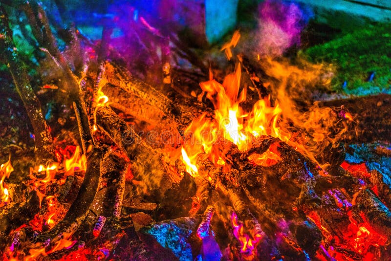 Colores del fuego imagen de archivo. Imagen de principio - 117873223