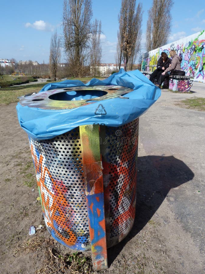 Graffiti on Garbage Dumpster Editorial Photography - Image of pollution ...