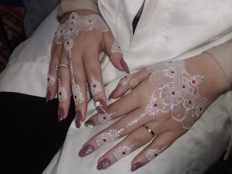 Colorful Henna is so Beautiful Stock Photo - Image of arab, abdomen ...