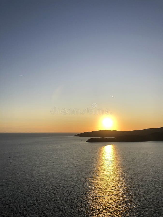 Colorful Ocean Sunset with the Setting Sun. Seascape at Sunset Stock ...