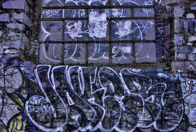 Colorful Street Graffiti editorial image. Image of design - 45803710