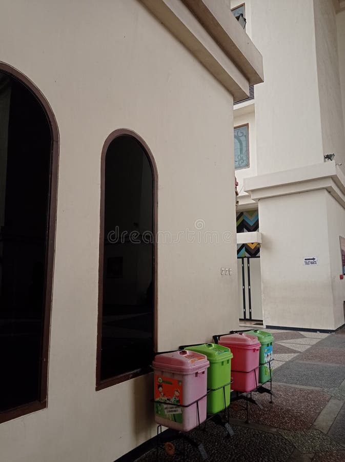 Colorful Trash Dustbin, Red, Green, Blue and Yellow Bin for Hazardous ...