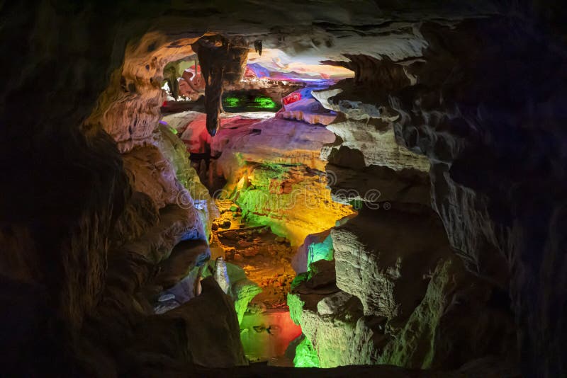 Skyline Caverns stock image. Image of color, explore, cave - 3602271