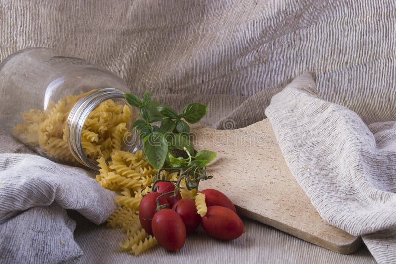 Colori italiani immagine stock. Immagine di pranzo, cottura - 44562919
