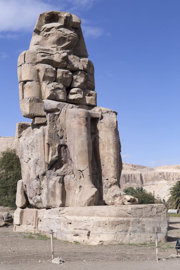 Colosos De Memnon Y De Amenhotep III Foto de archivo - Imagen de ...