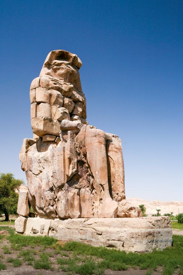 Colosse de Memnon, Egypte image stock. Image du religion - 61368923