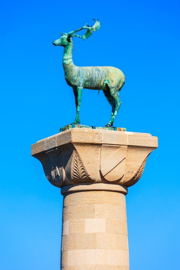 Colosse de Rhodes image stock. Image du antiquité, isolement - 28017001