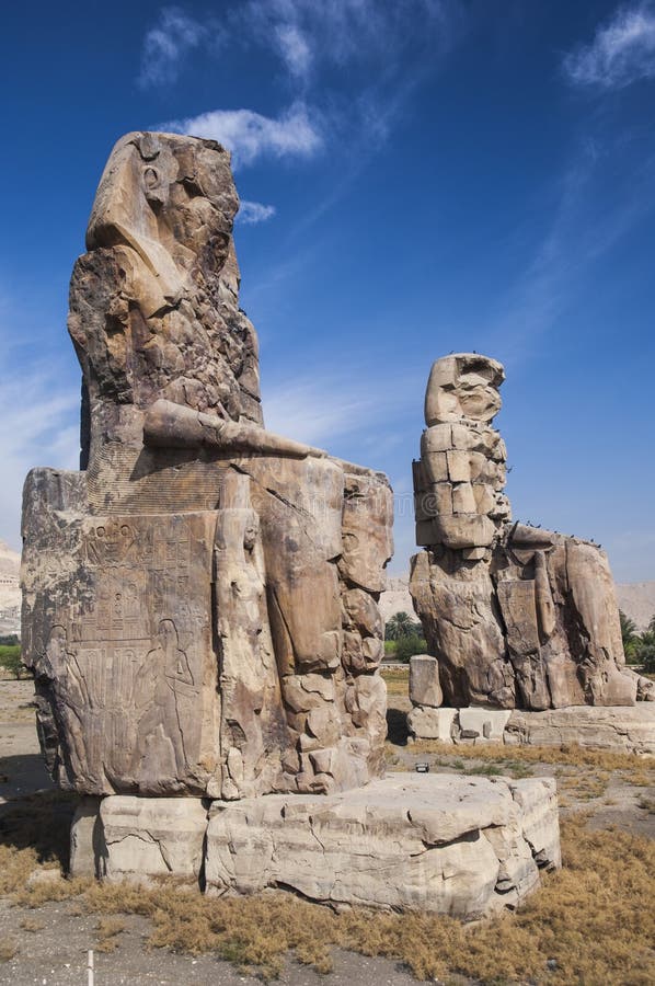Les Colosses De Memnon, Louxor, Egypte Image stock - Image du massif ...