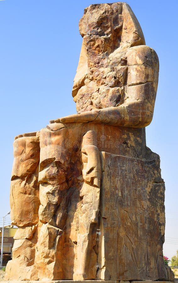 Les Colosses De Memnon, Louxor, Egypte Image stock - Image du massif ...