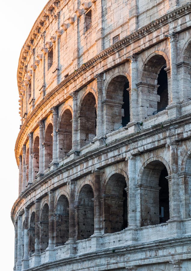 Colosseum Ad Alba a Roma, Italia Fotografia Stock - Immagine di colonne ...