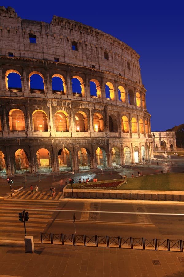 The Colosseum at night editorial image. Image of stone - 32464285