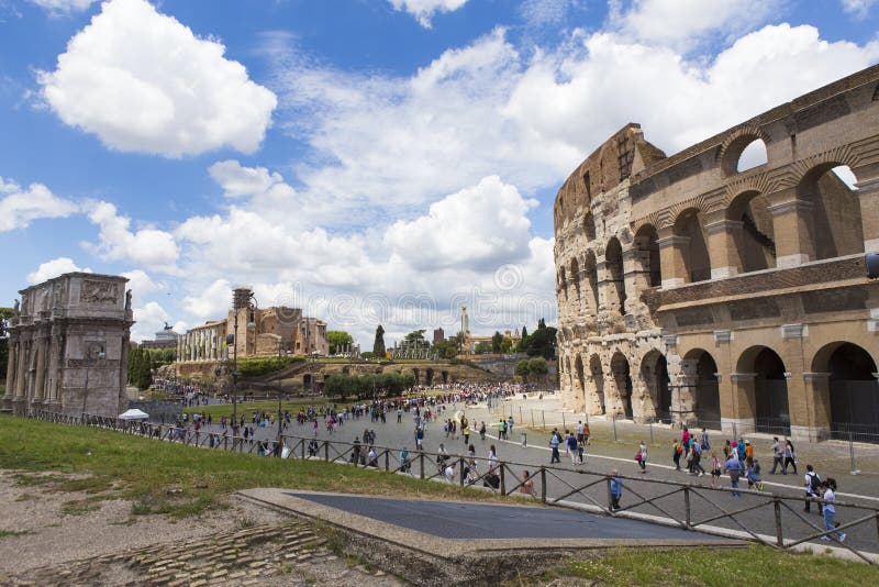 Tourists Visiting the Colosseum Editorial Photo - Image of historical ...