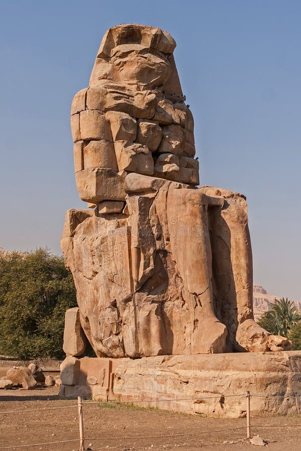 Colossi Di Memnon, Luxor, Tebe Egitto Immagine Stock - Immagine di ...
