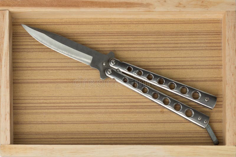 Coltello D'acciaio Della Farfalla (balisong) Immagine Stock - Immagine ...