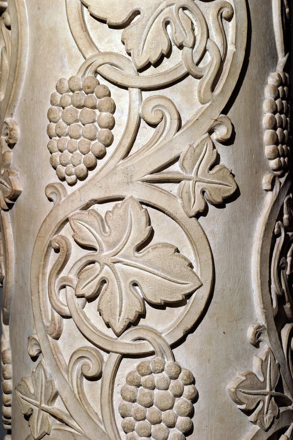 Vine Column Roman Greek Greek Vineyard Leaves Grapes Vines Stock Image ...