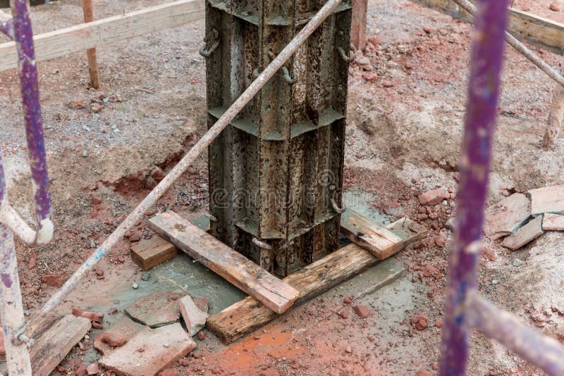 Column Formwork Internal Steel Structure Made Up of Poles from the ...