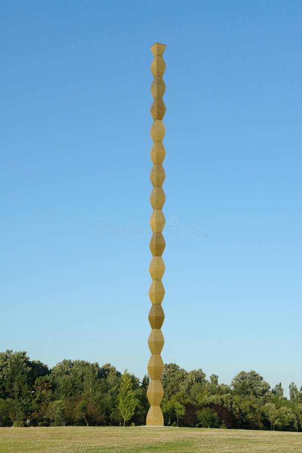 The Endless Column (Coloana Infinitului) Editorial Photo - Image of ...