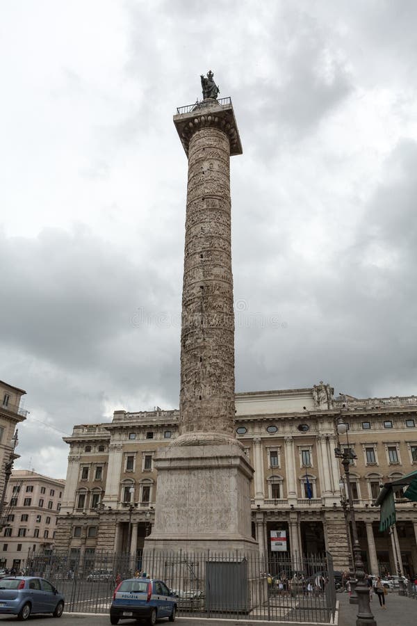 Piazza Colonna in Rome editorial photography. Image of hungarian ...