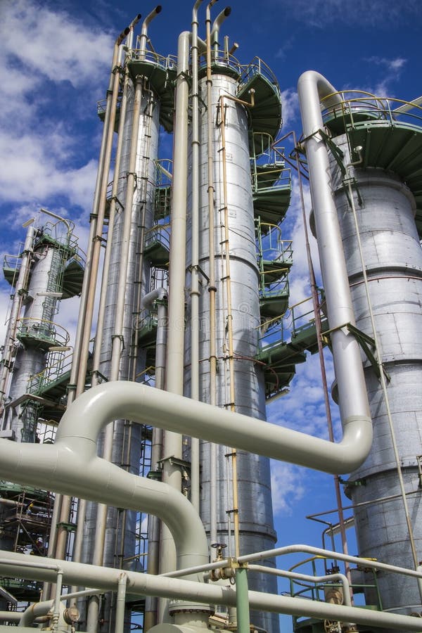 Column tower stock image. Image of dark, pipeline, industry - 32289879