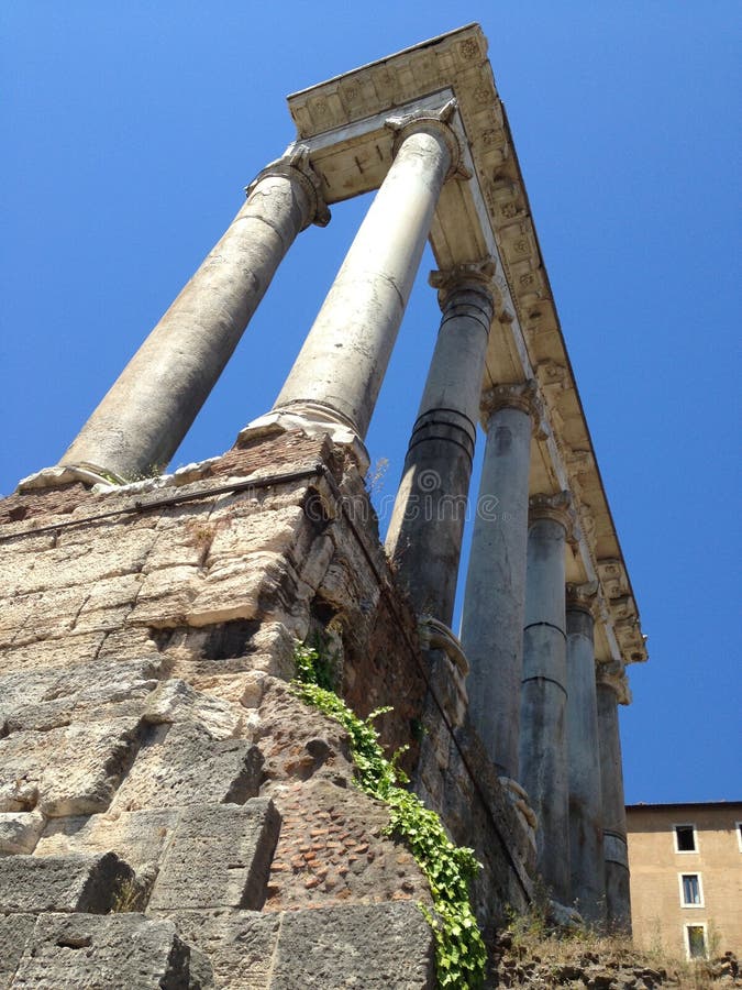 Columnas en Roma foto de archivo. Imagen de roma, columnas - 56081494