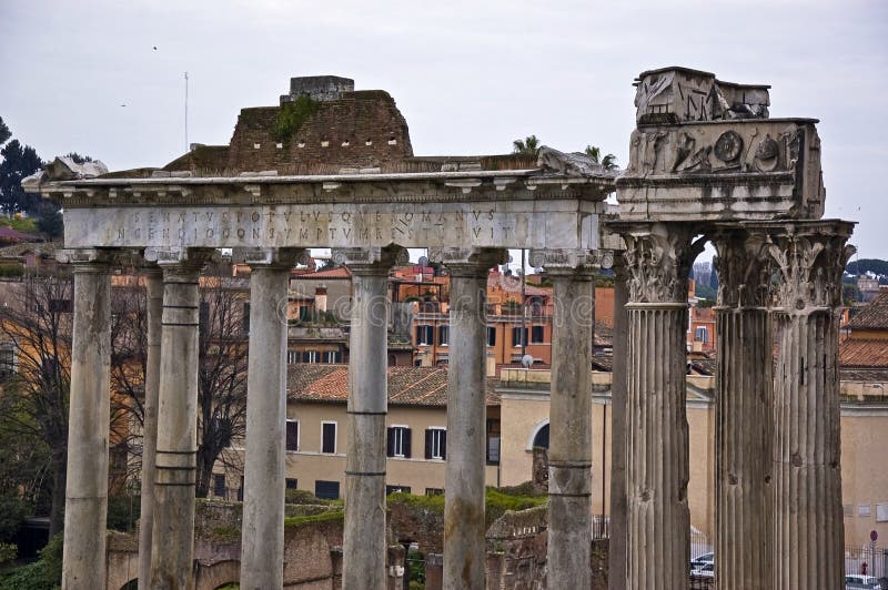 Columnas romanas foto de archivo. Imagen de recorrido - 13963128