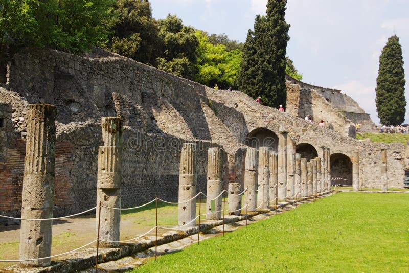 Ruines romanos antiguos foto de archivo. Imagen de cultura - 3223122